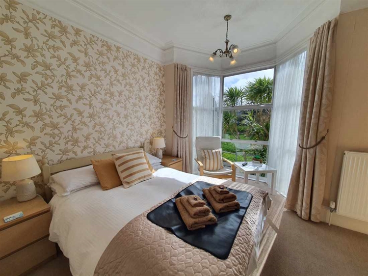 Buy an A Beautiful Victorian 8 Bedroom Guest House In Torquay