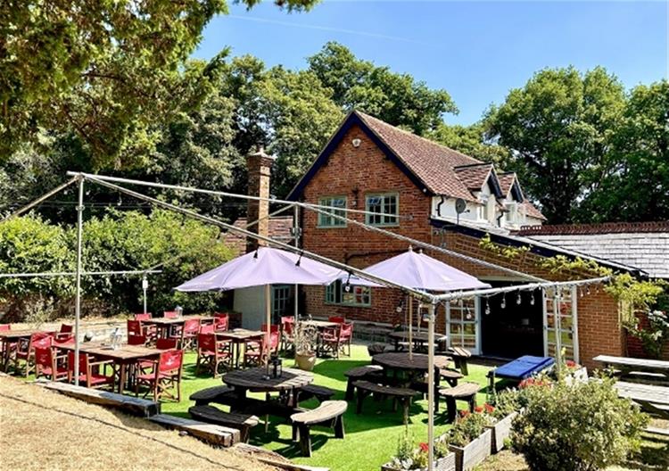 Buy a Quality Rustic Chic Country Pub Restaurant, Oxfordshire/Berkshire ...