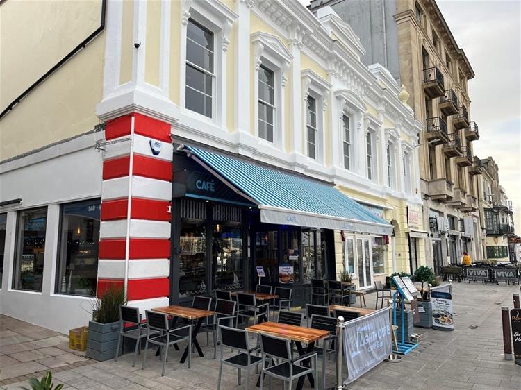 Buy a Superb Waterside Cafe And Bar On Torbay Harbourside