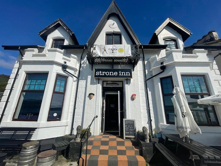 Buy a Charming Village Pub On A Prominent Water-side Plot